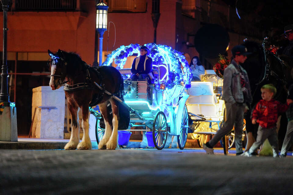 Ban of horse-drawn carriages in San Antonio reaches next step