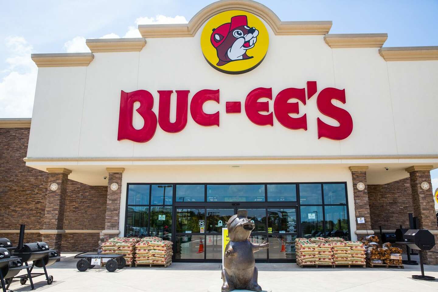 Mississippi Buc-ee's inches closer to grand opening