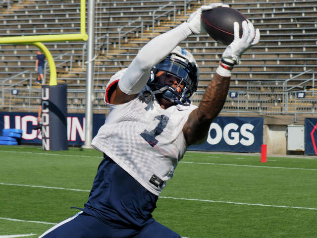Former Wisconsin WR Skyler Bell looks for opportunity with UConn