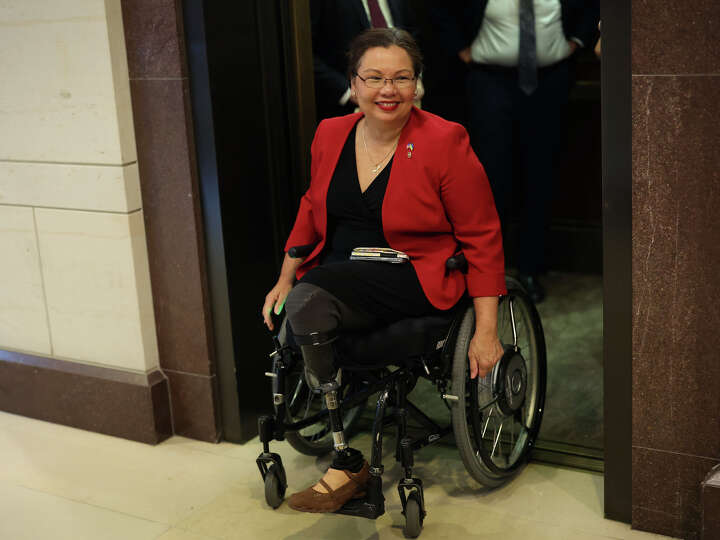 Tammy Duckworth: 3 facts on the U.S. Senator from Illinois