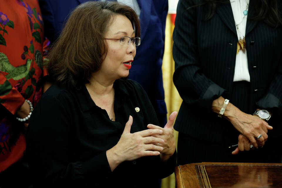 Tammy Duckworth: 3 facts on the U.S. Senator from Illinois