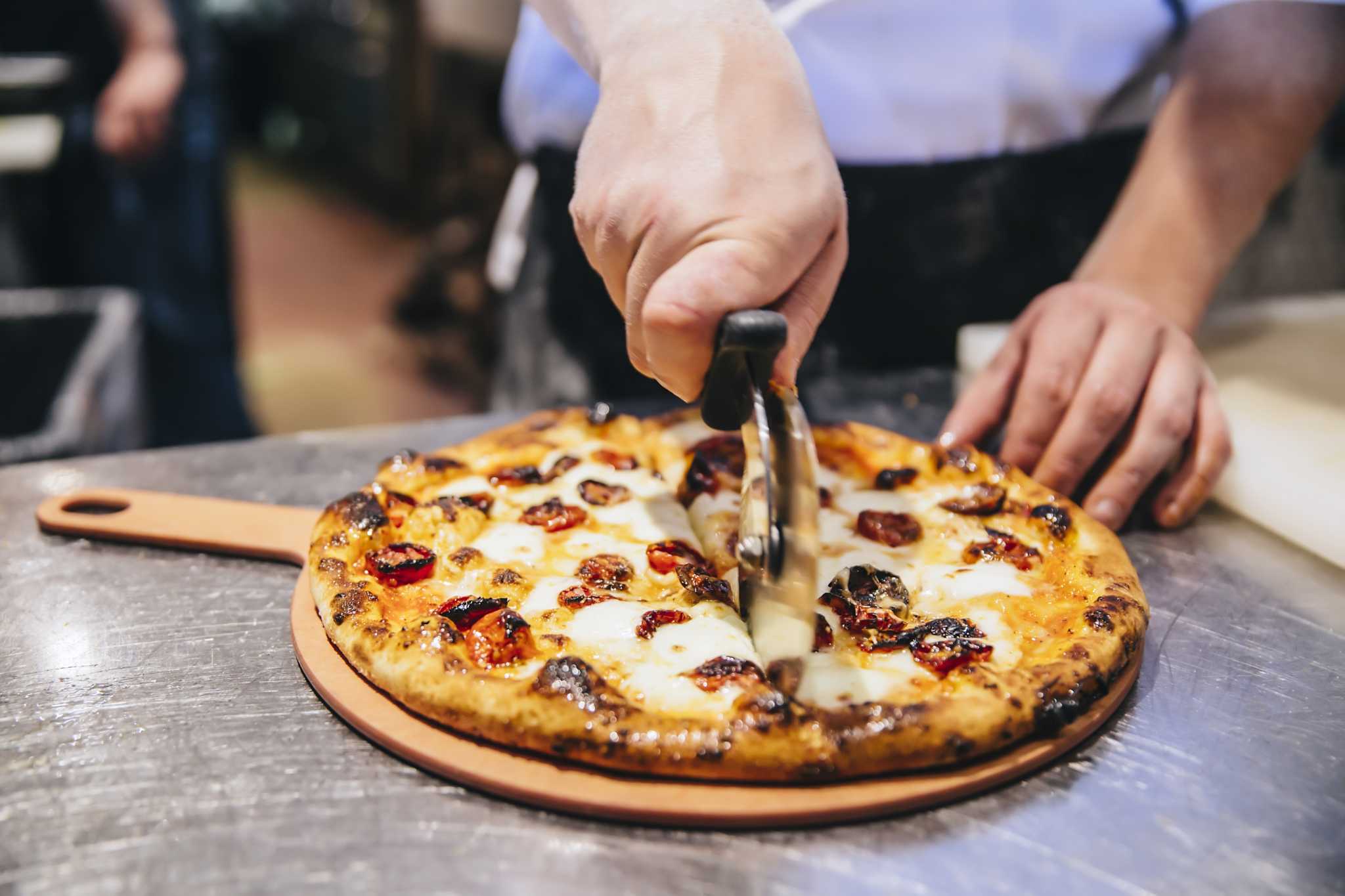 5 Things to Consider When Opening a Pizza Place