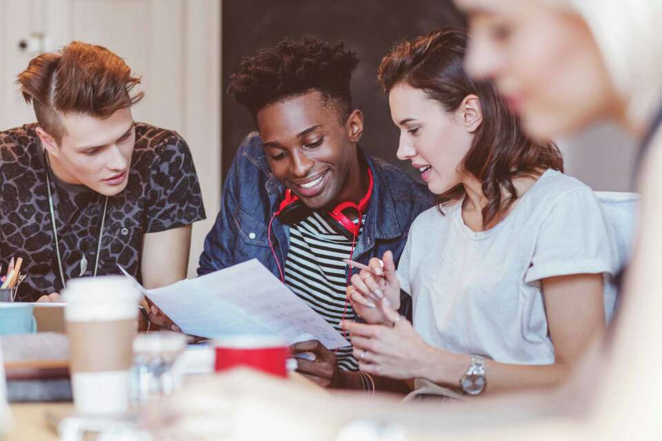 7 Functions and Effects of Advertising