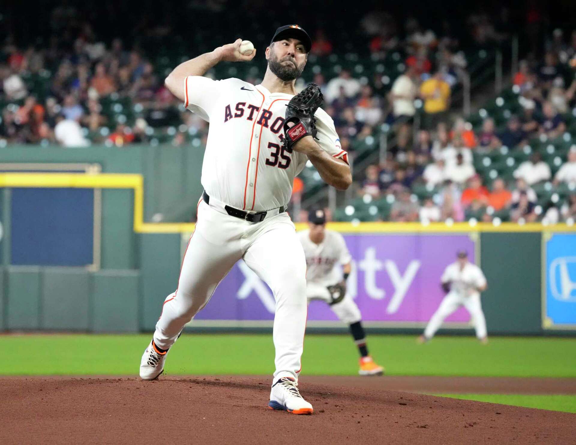 Justin Verlander returns to Houston Astros, pitches five innings