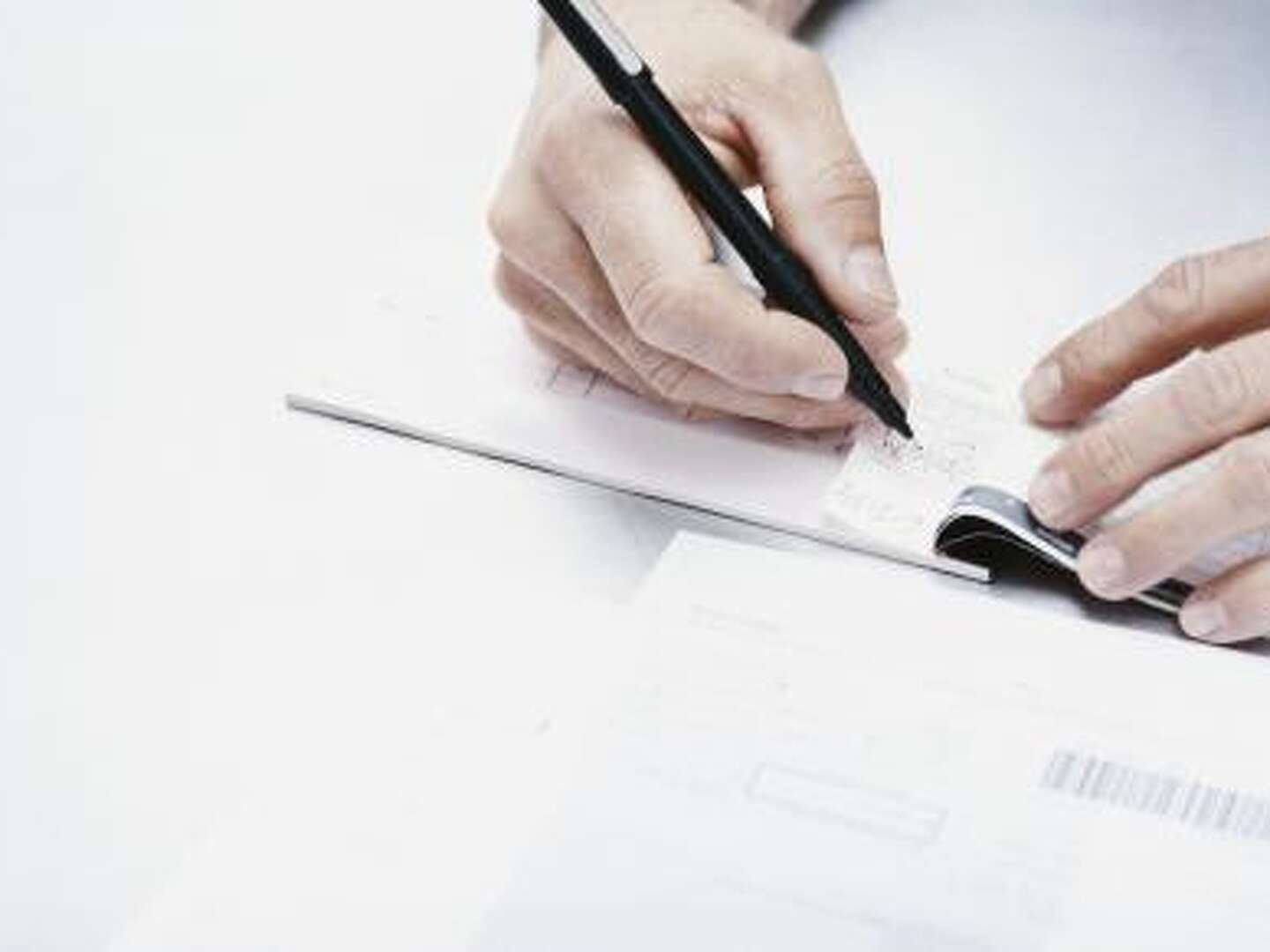 How to Accept Checks With a Business Name