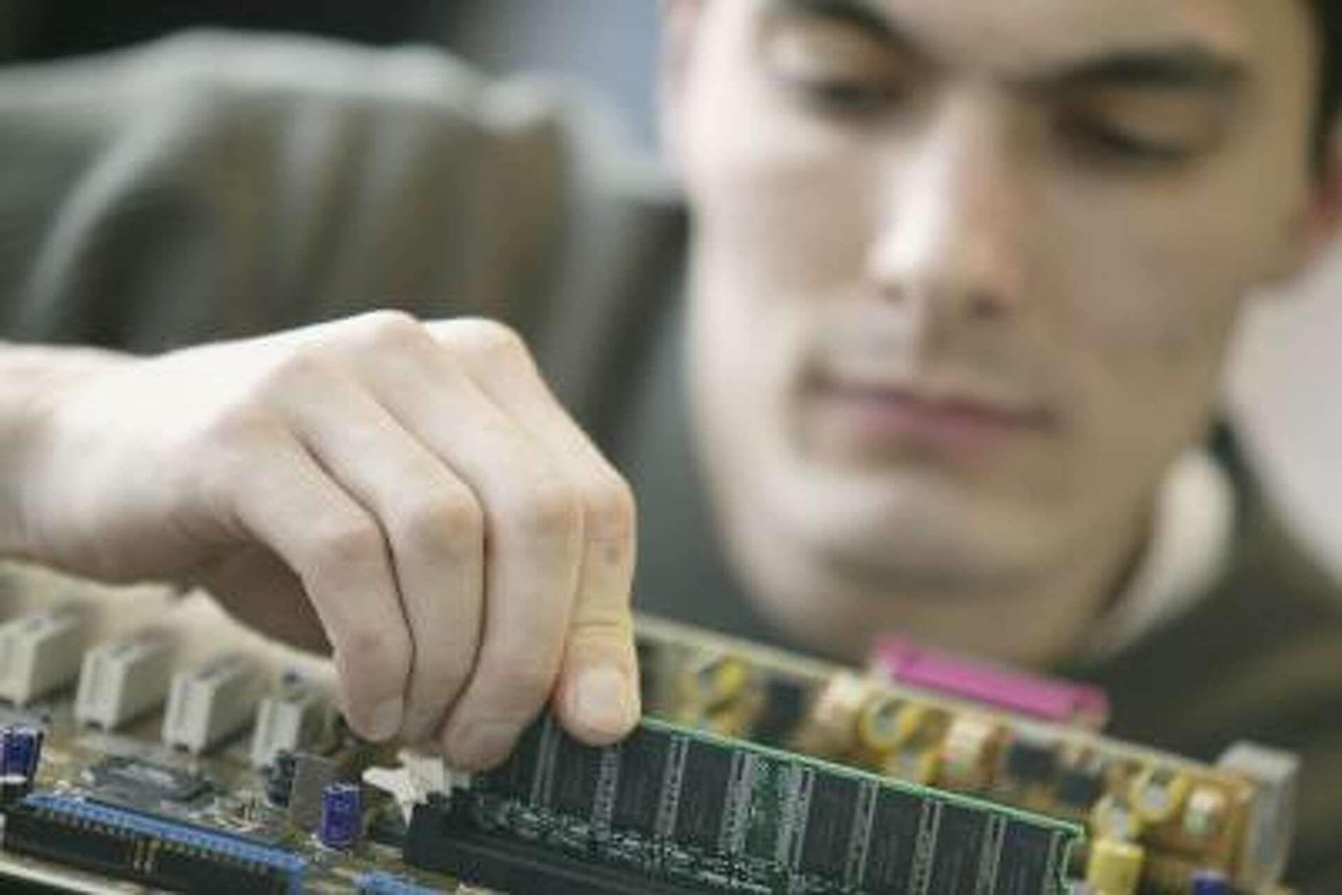 How to Access the CMOS Setup Program