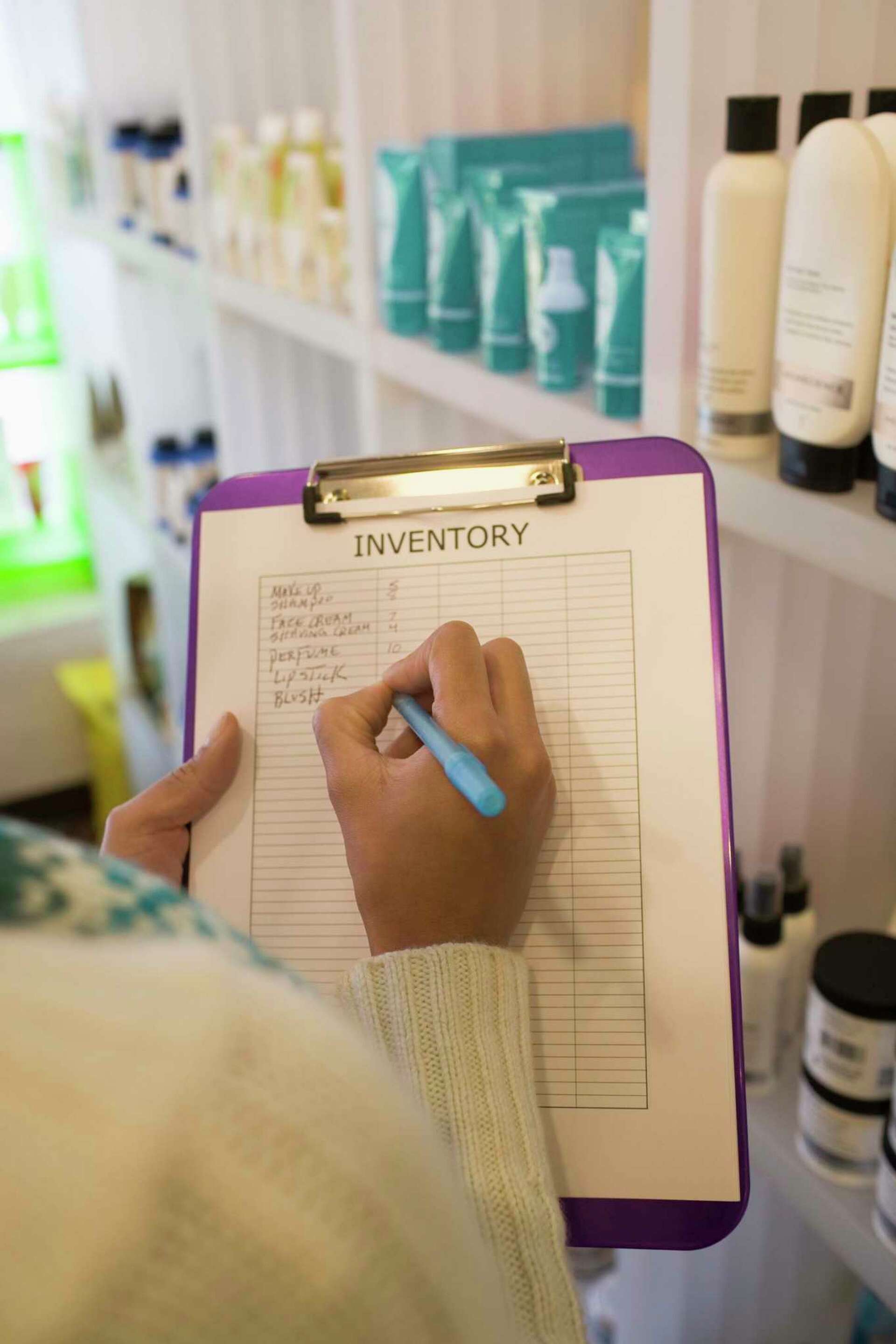 How to Record Inventory in Journal Entries on QuickBooks