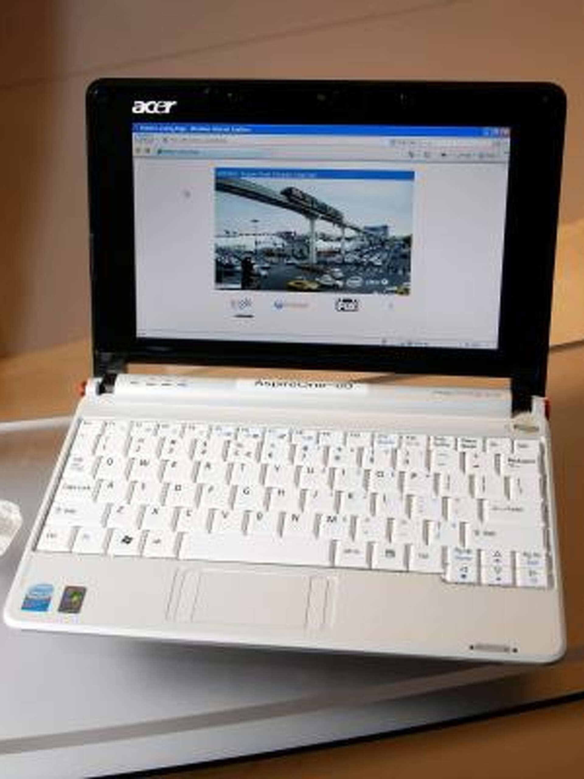 How to Connect an Acer Aspire to Wi-Fi