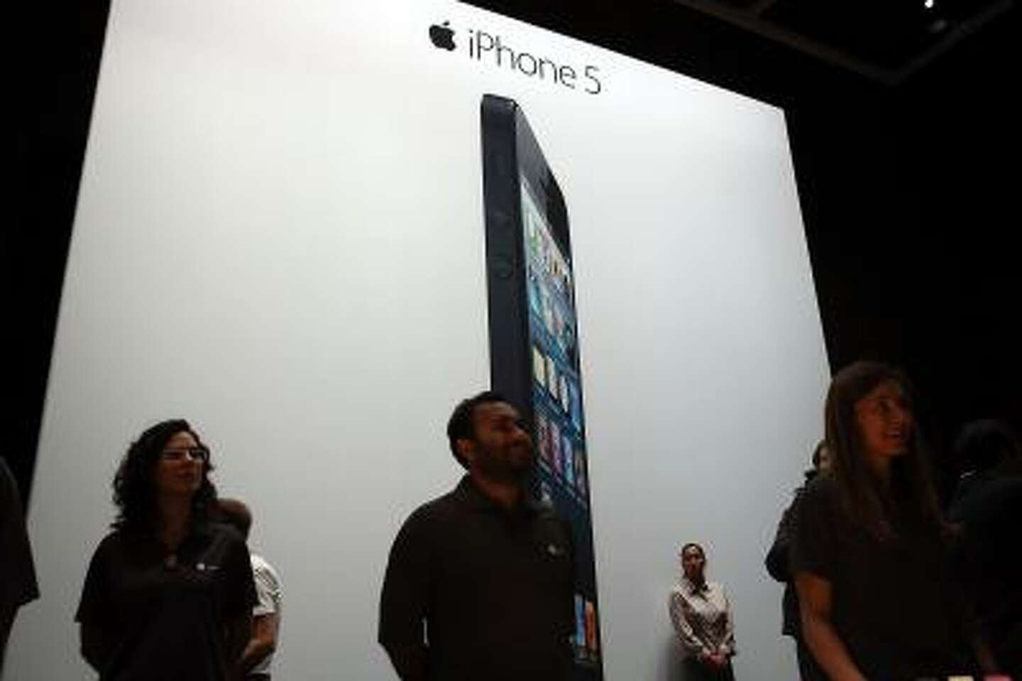 How to Add a Comcast Mail Account to the iPhone