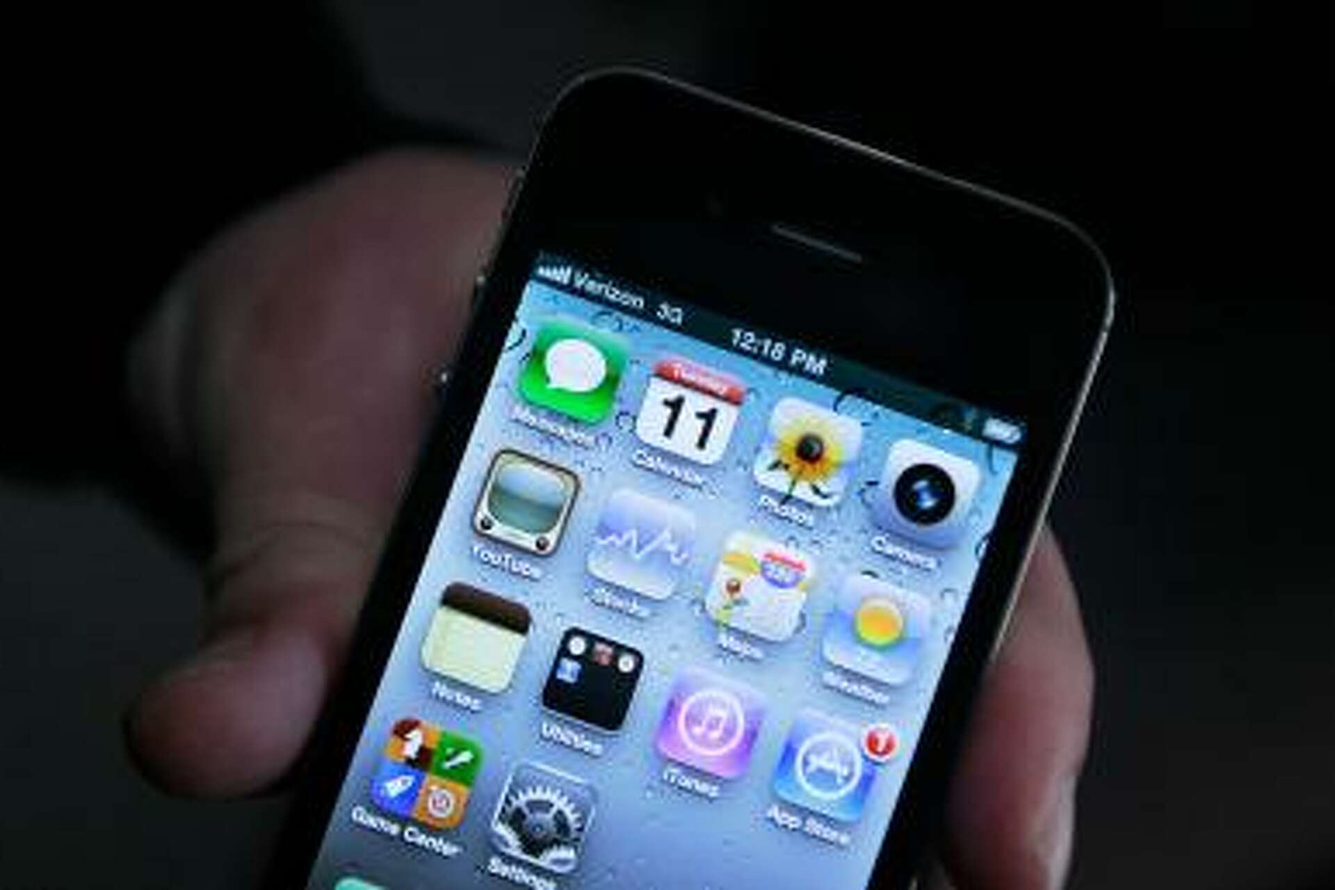 How to Assign a Drive Letter to an iPhone