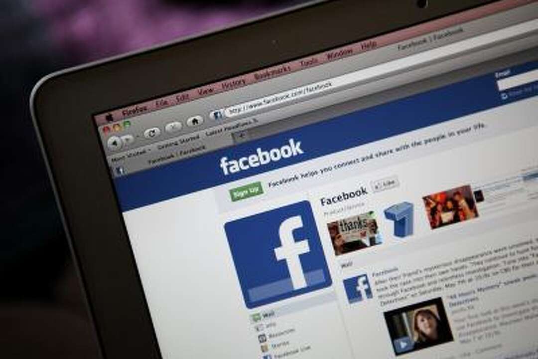 How to Make a PDF Into a Link on Facebook