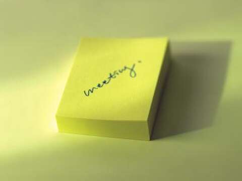 How to Attach a Sticky Note to an Outlook Email
