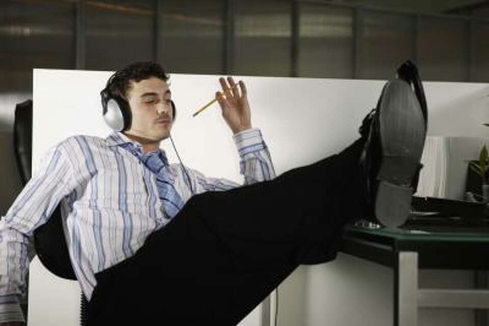 Definition of Marginal Performer