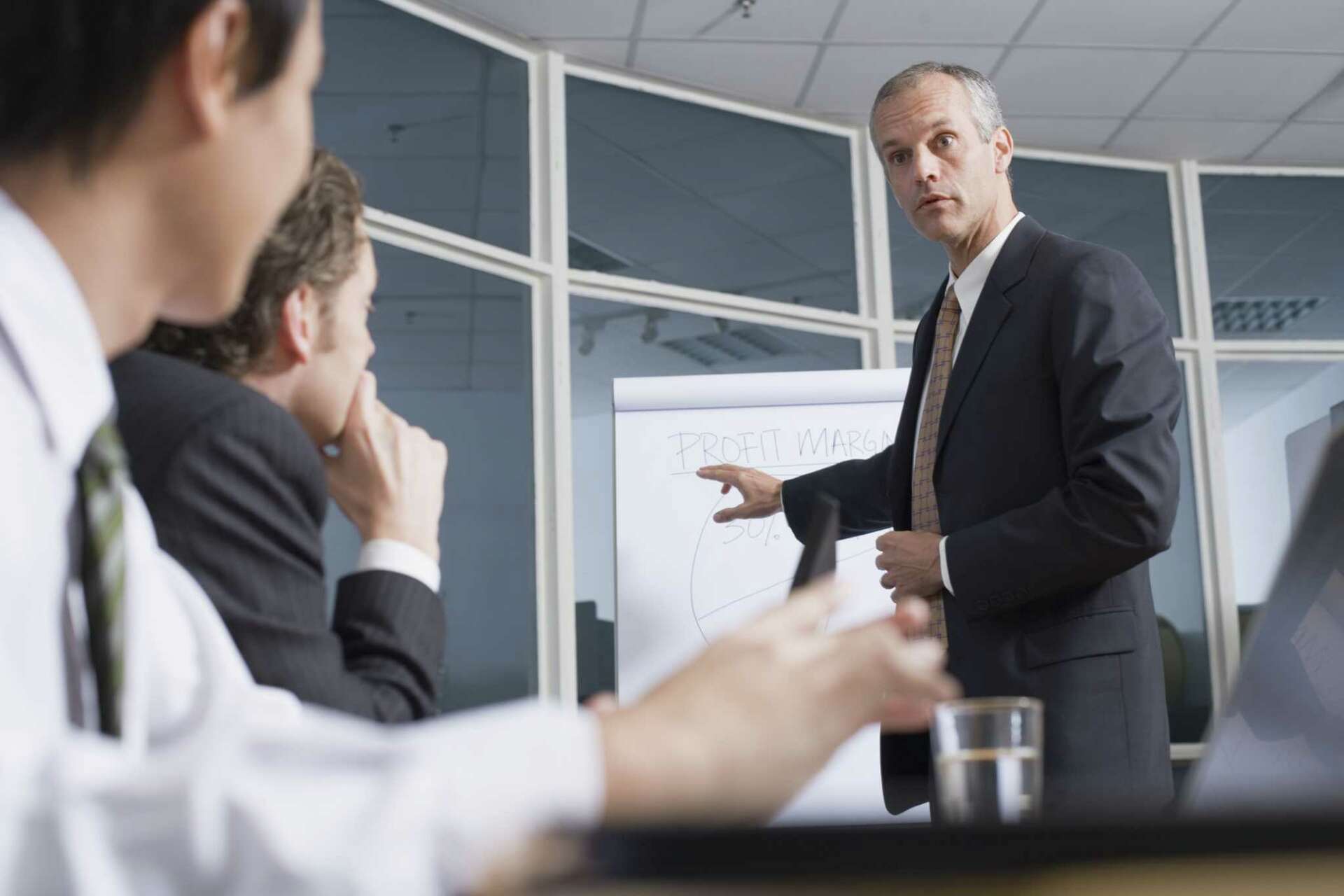 Strengths & Weaknesses of Pure Competition in Economics