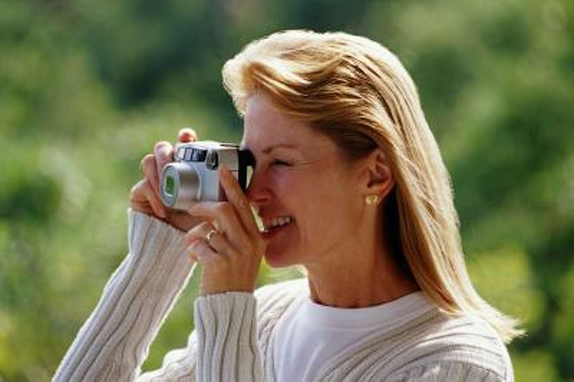 How to Change Grid Line Colors on a Chart With Microsoft Excel