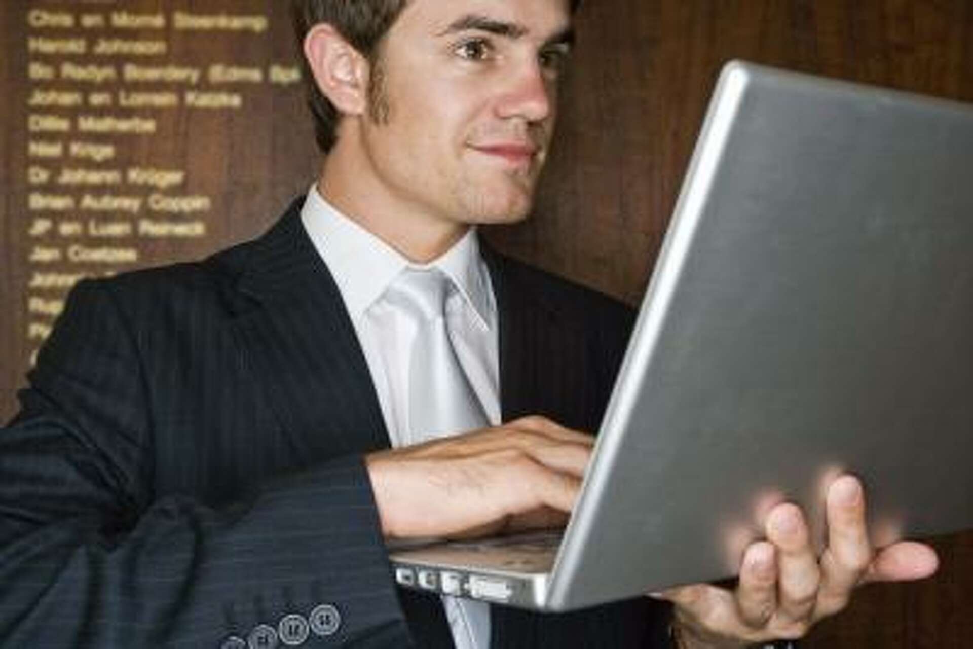 How to Add Two Email Hyperlinks to One Cell in Excel