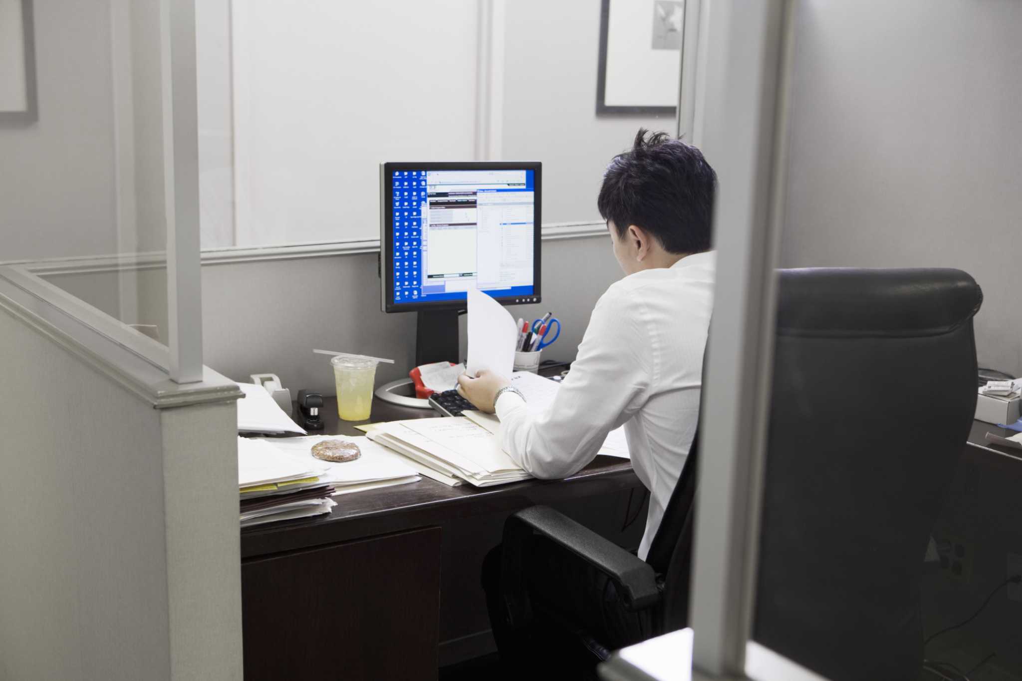 How to Stretch a Screen to Fit Computer Monitor