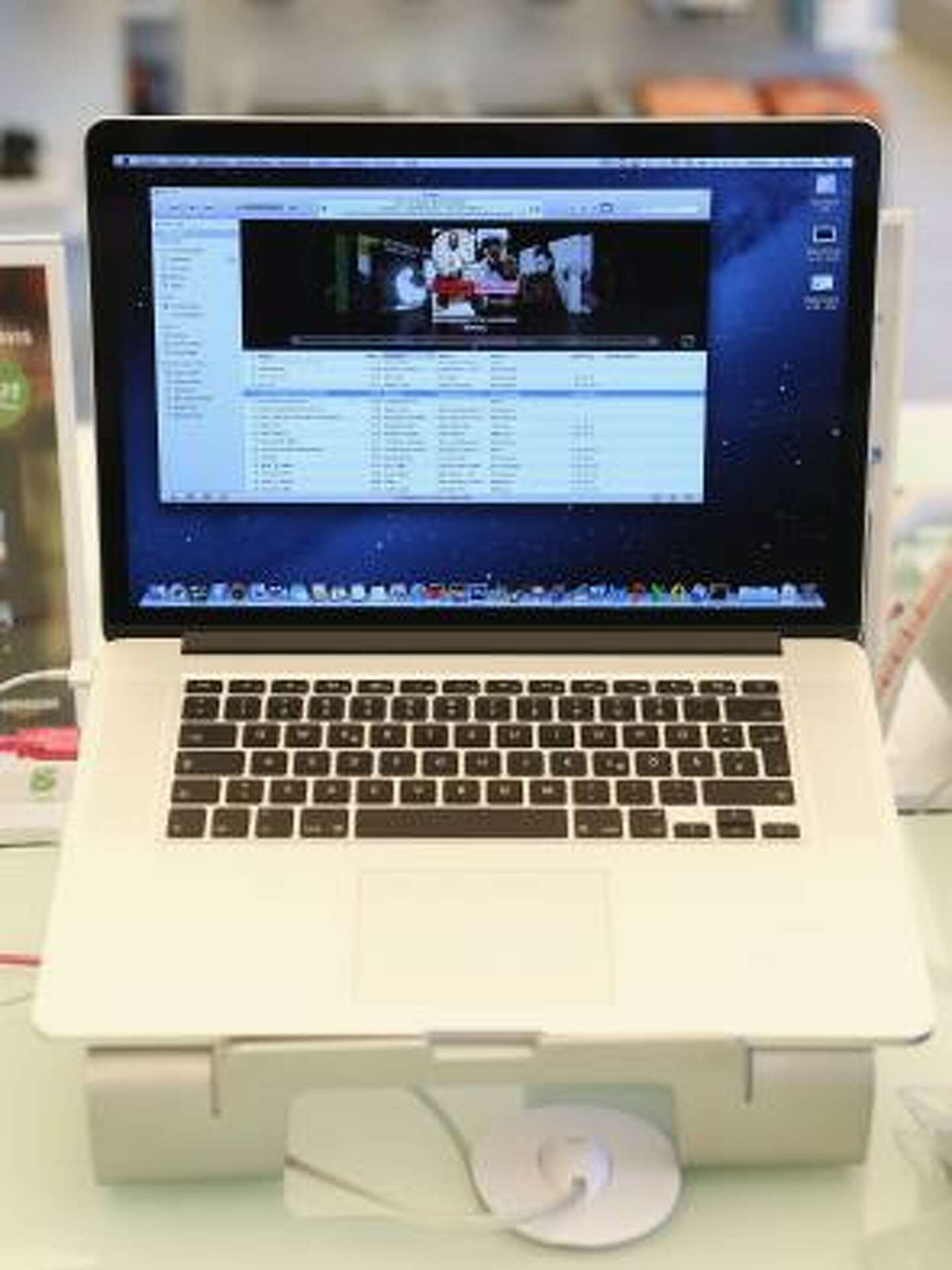 How to Close Windows on a Mac Using the Keyboard