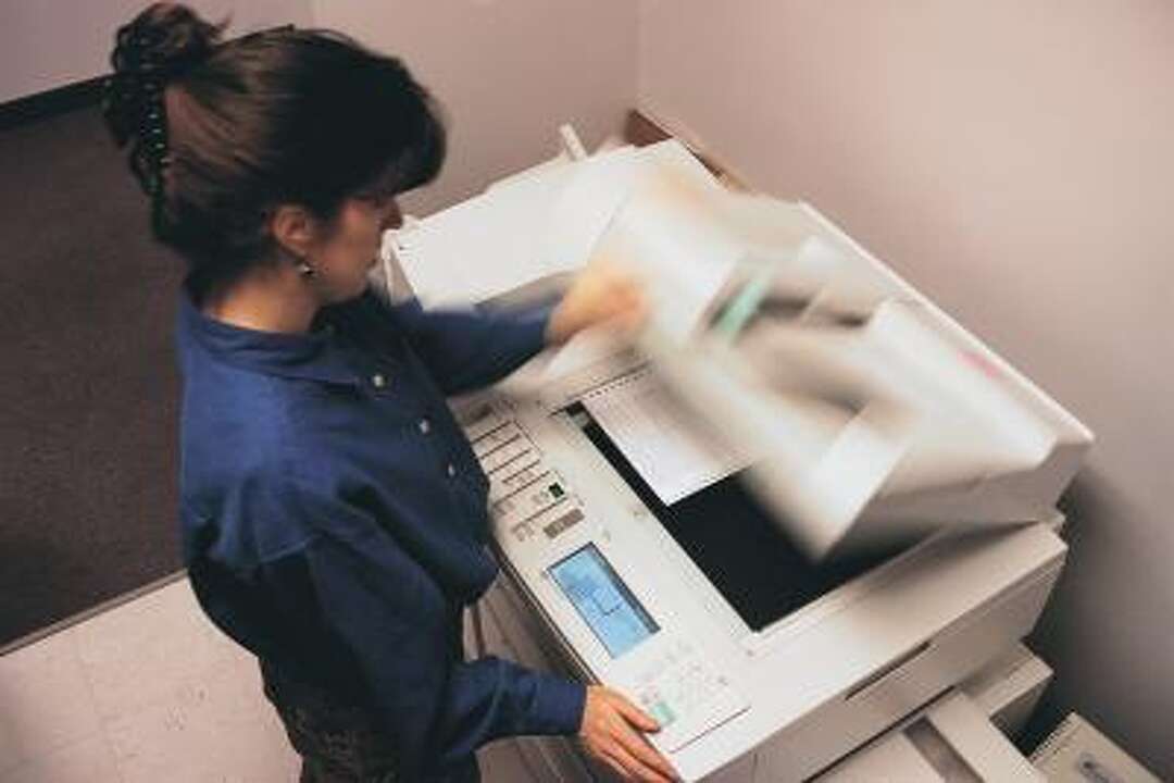 How to Enlarge Images on a Copier