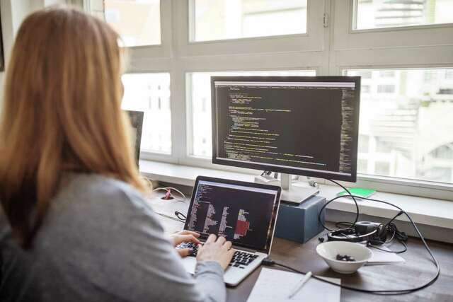 The Advantages of Being Computer Literate in the Workforce