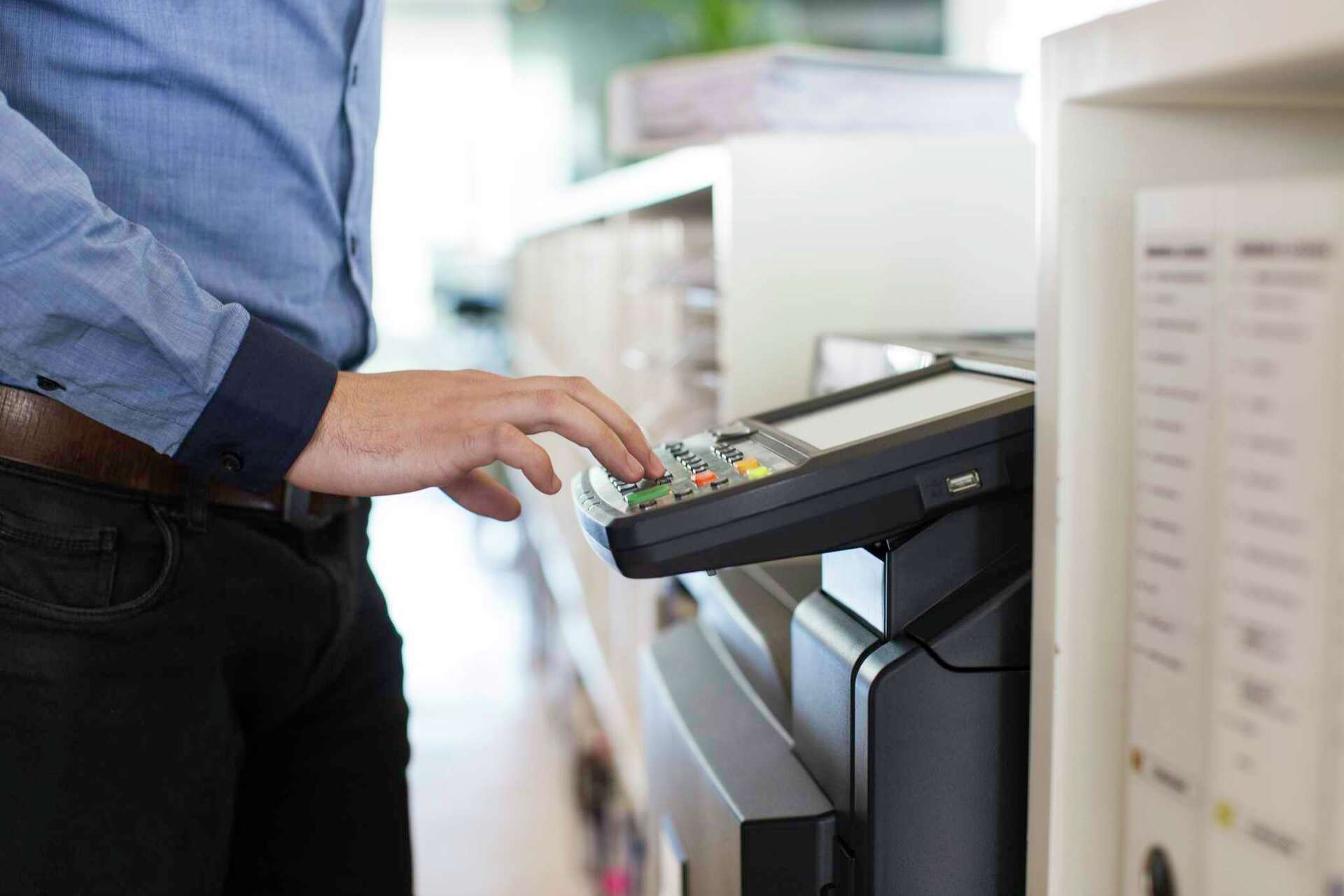 Advantages & Disadvantages of Fax Machine Communication