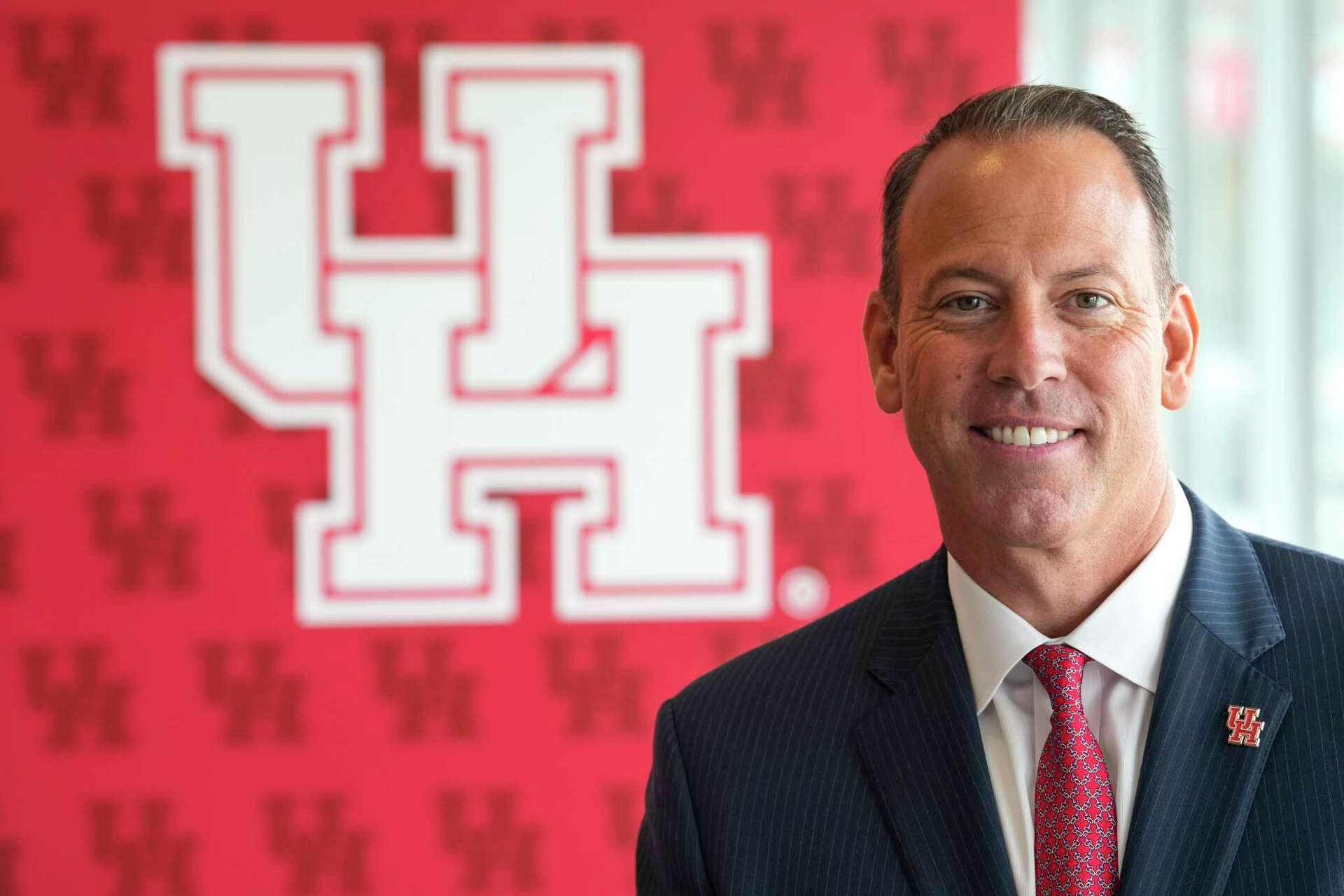 Eddie Nuñez: New UH athletic director discusses challenges of new job