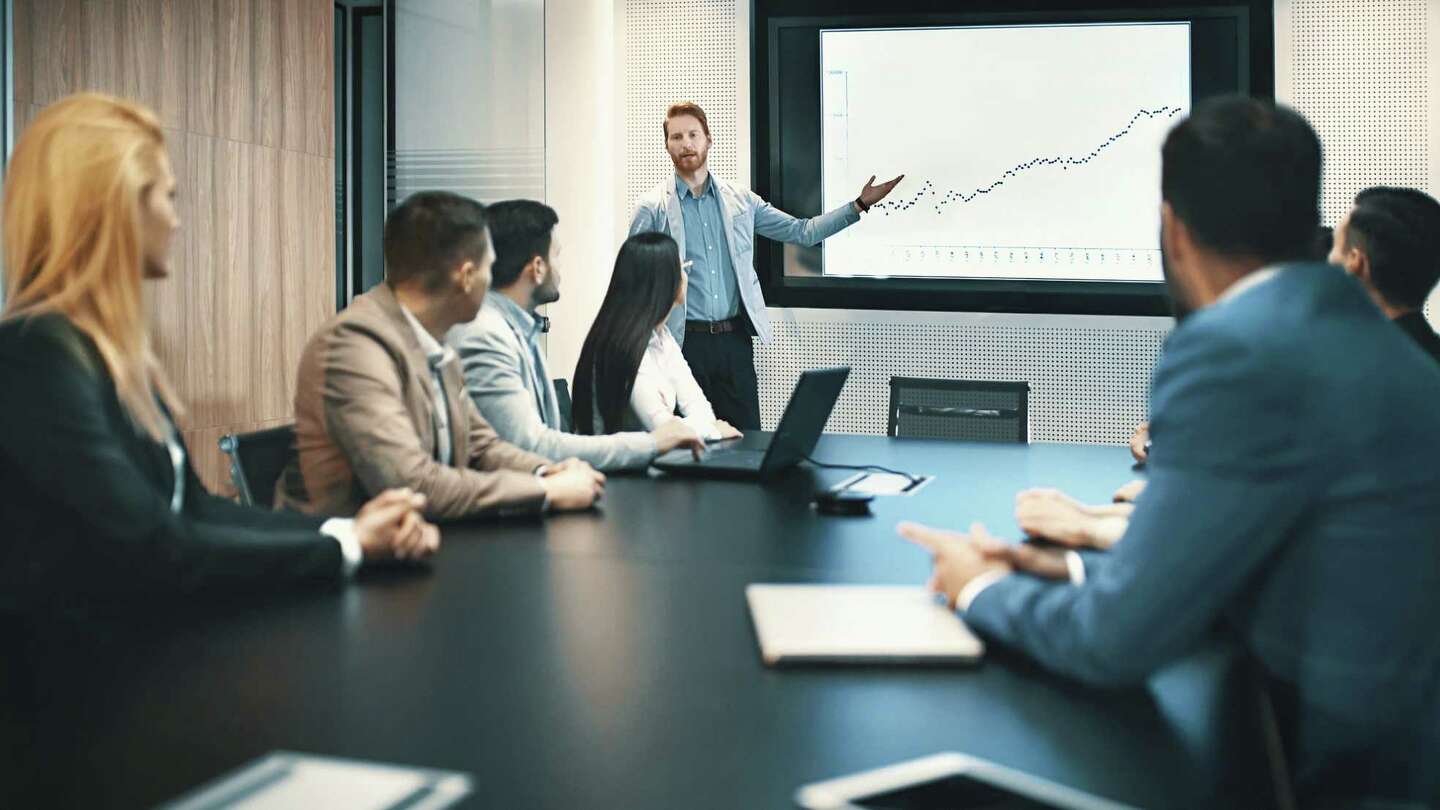 Advantages & Disadvantages of Profit Maximization Advantages & Disadvantages of Profit Maximization