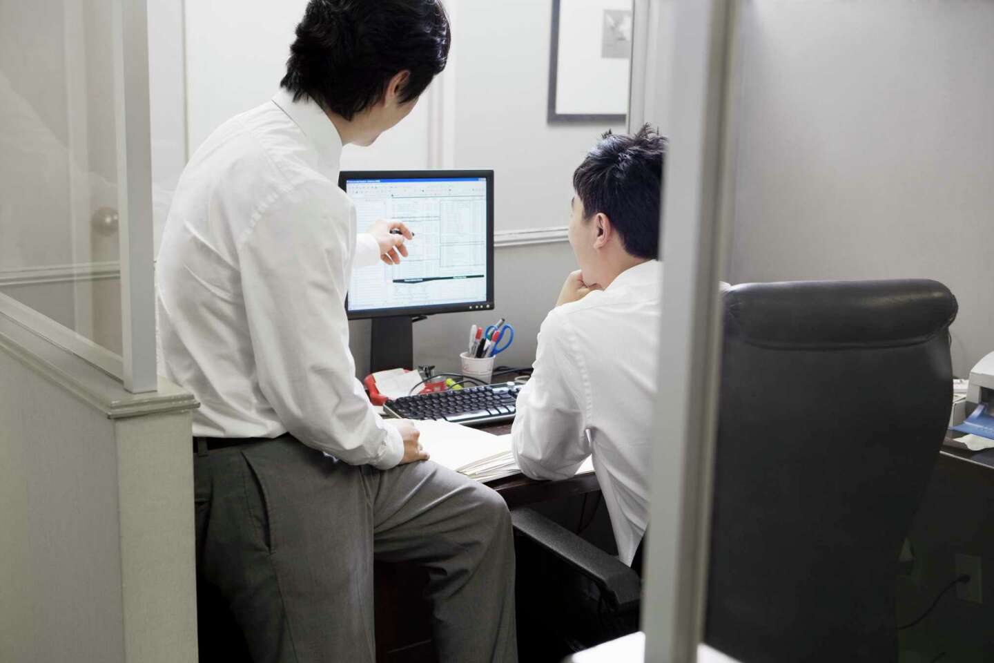 How to Make the Print Larger on a Computer Screen