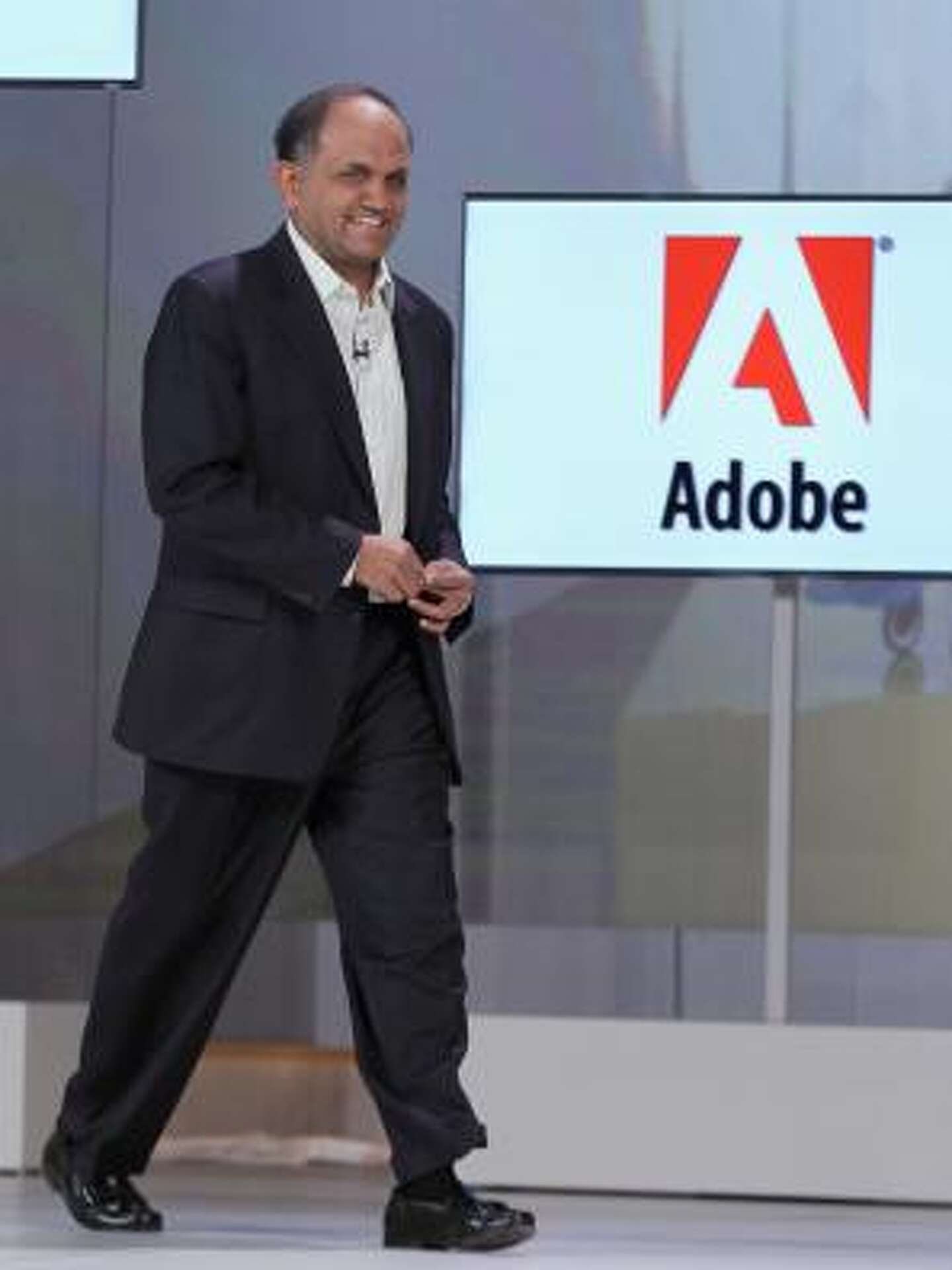 What Are the Advantages and Disadvantages of Using Acrobat?