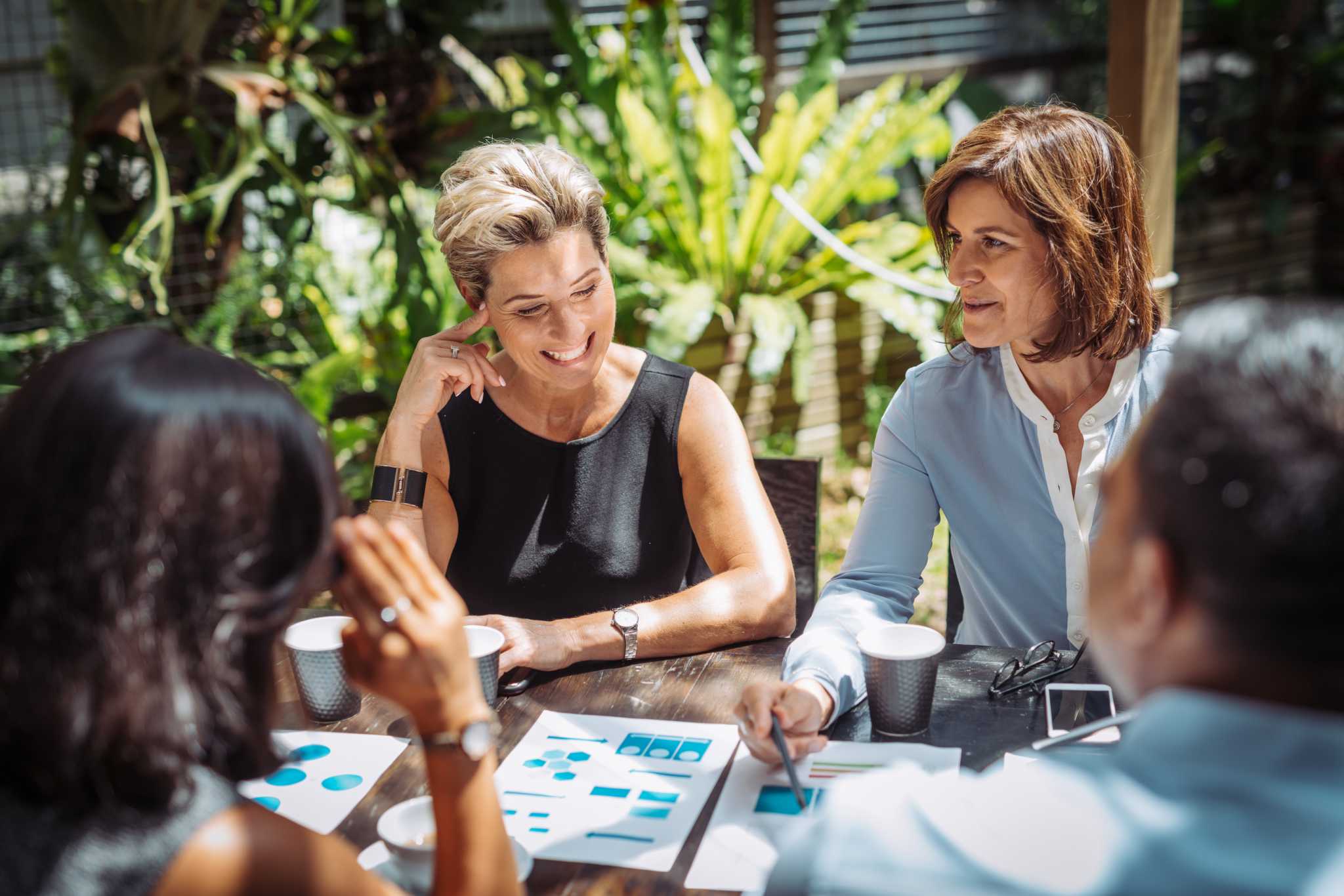 The Advantages of Flat Organizational Structure