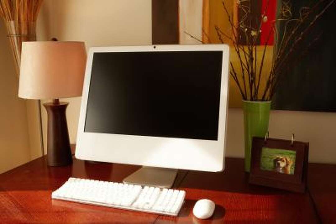 How to Tell if Your Backlight Is Burned out on a Monitor