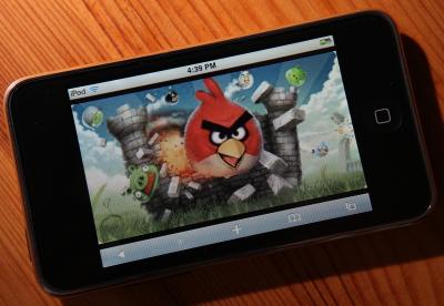 How to Charge an iPod Touch With a Docking Station