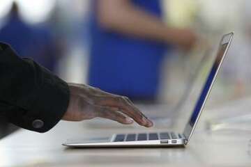 How to Change the Macbook Boot Order