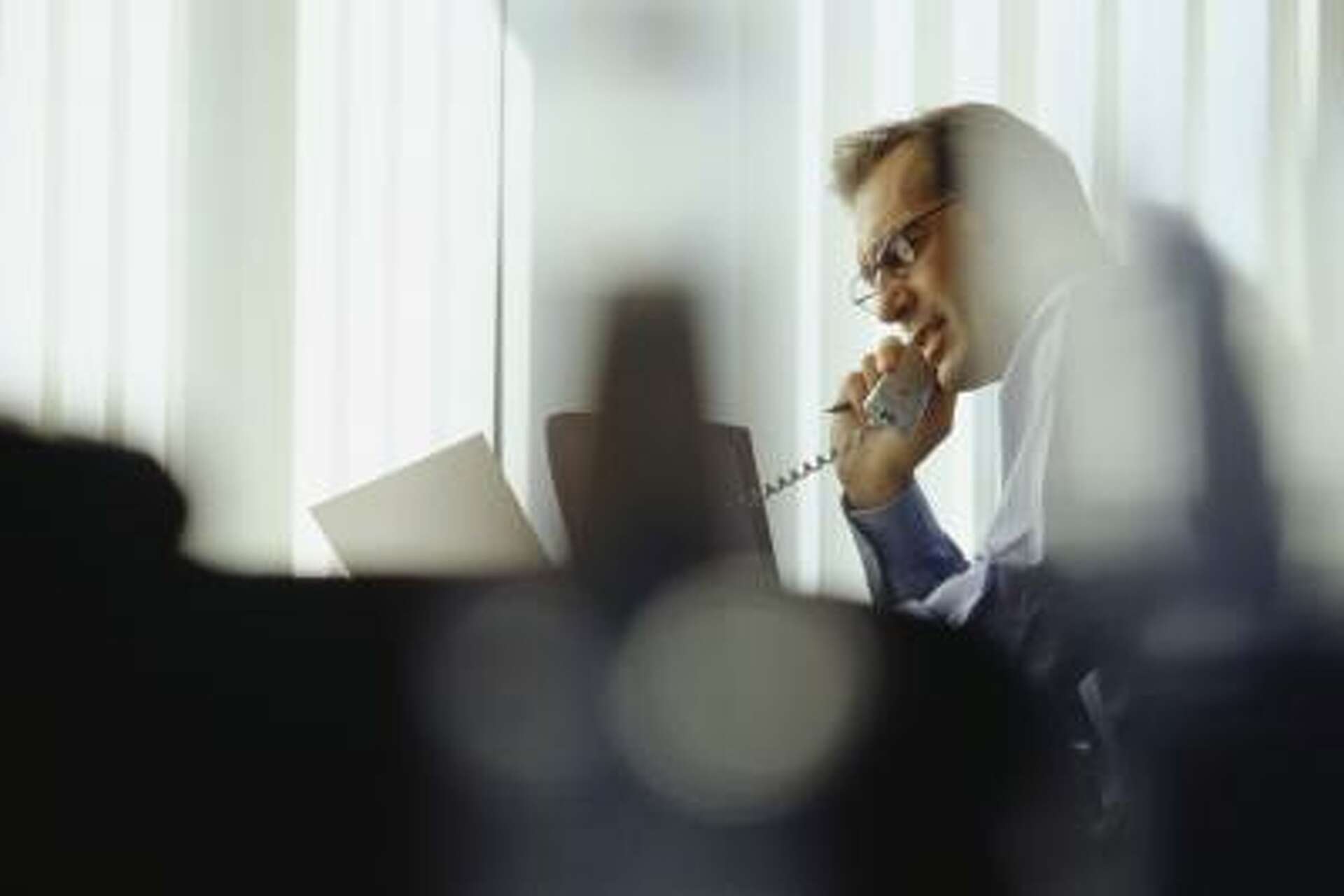 How to Deal With Difficult Callers in a Business