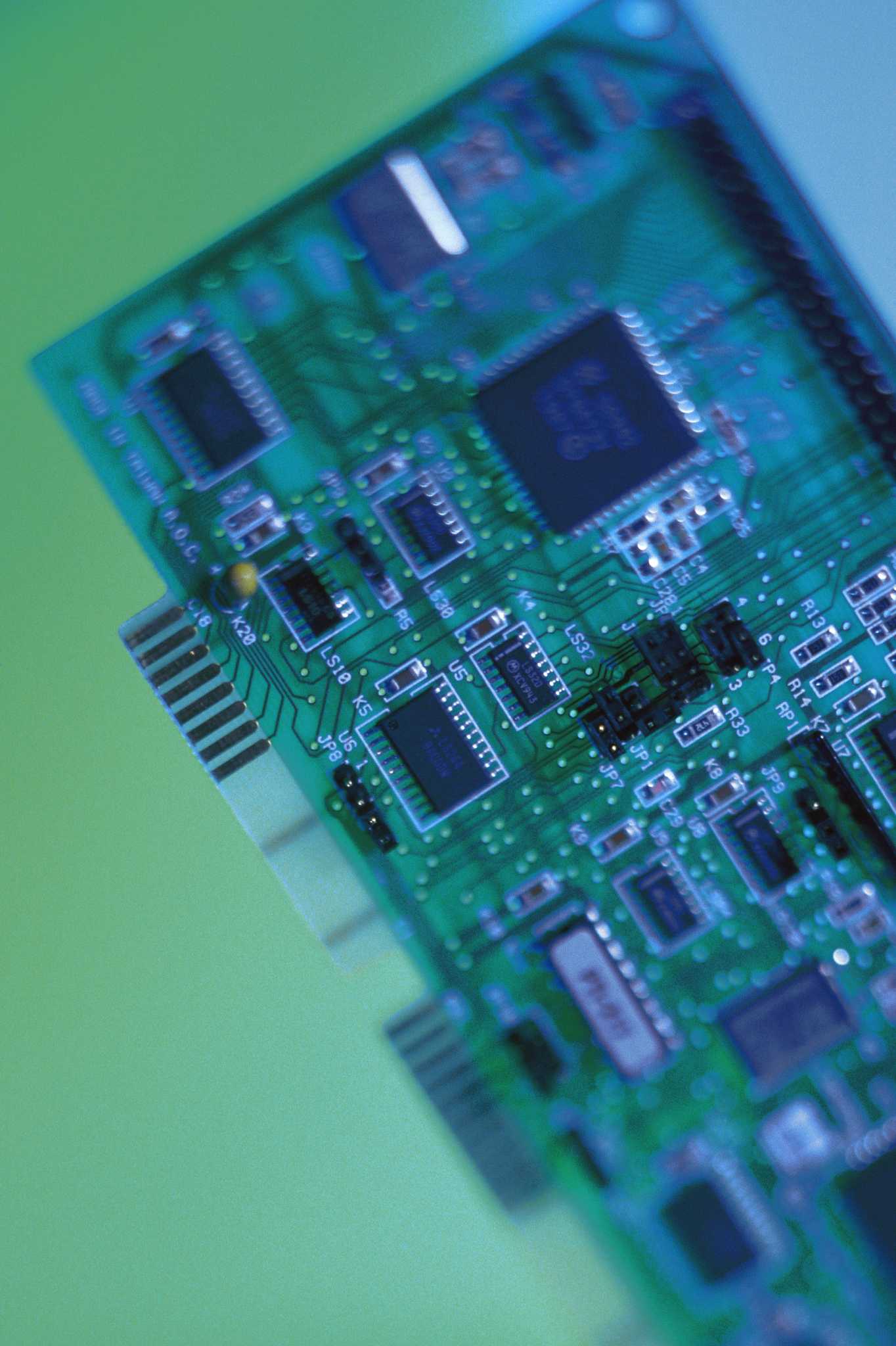 How to Attach a File With Sendmail in Linux