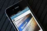 How to Upload a Picture From Your Phone to Facebook