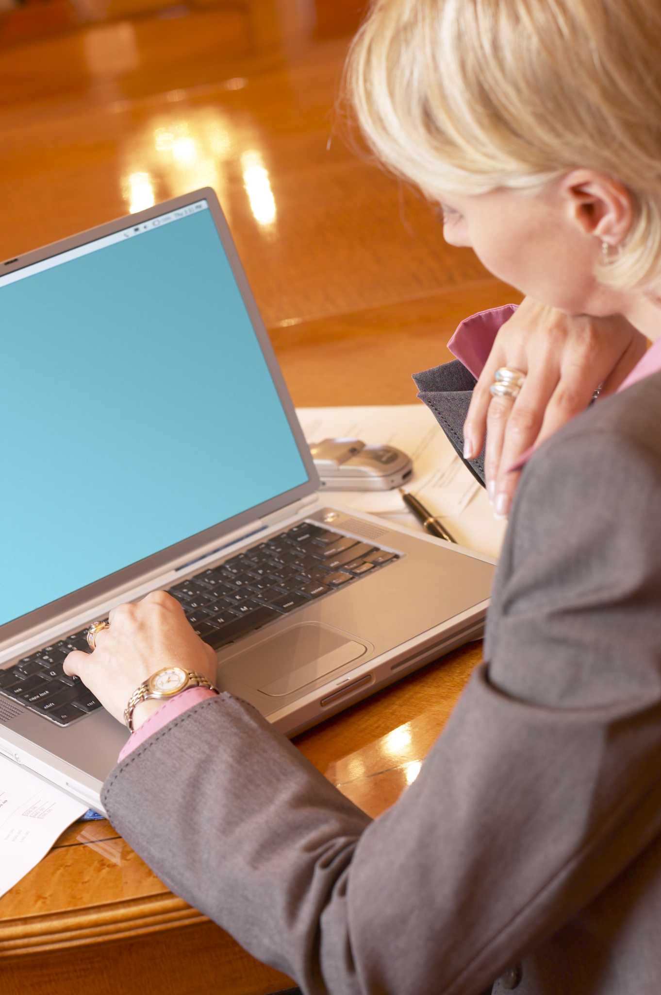 How to Test a Laptop Display