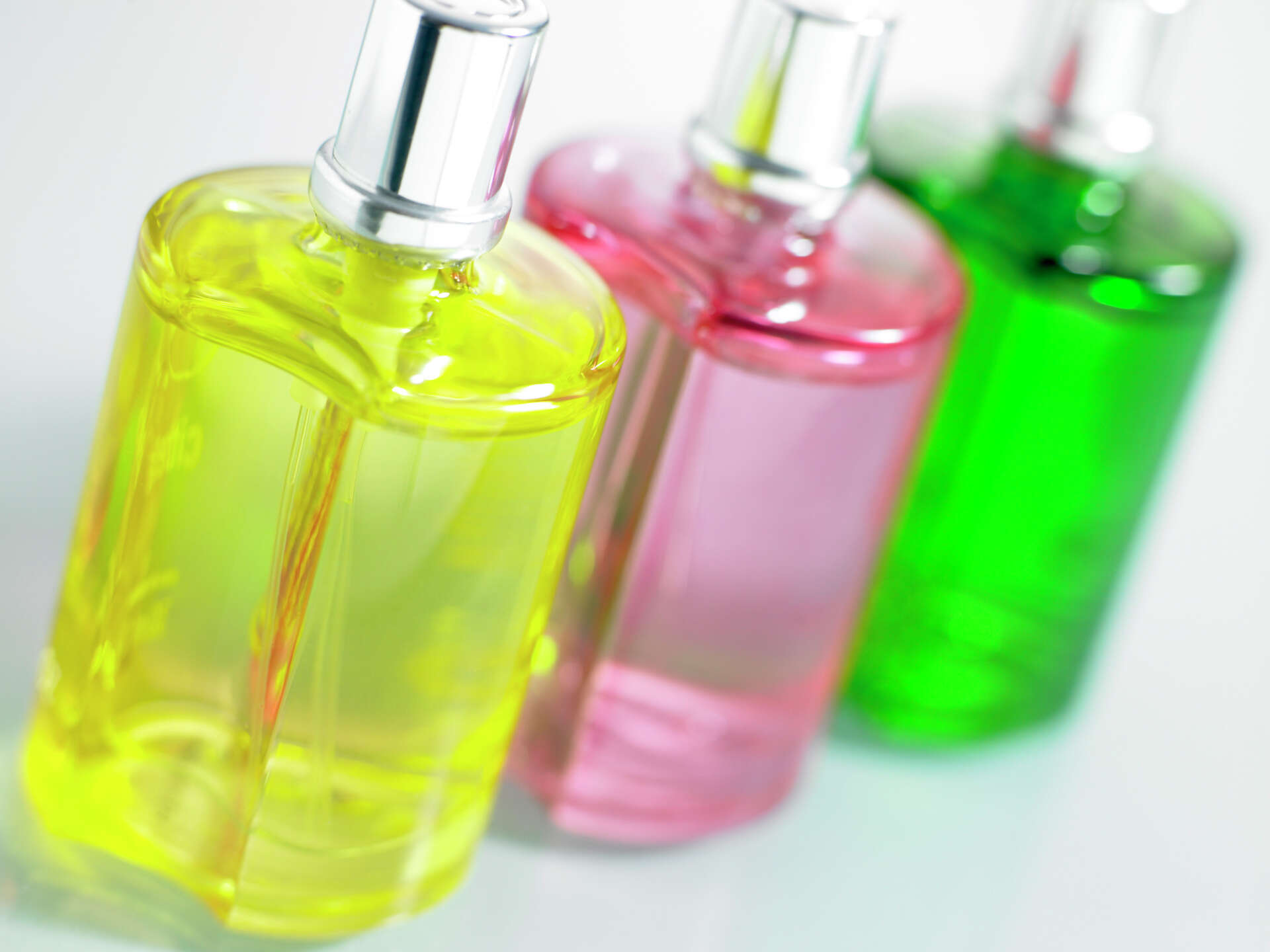 How to Market a Custom Signature Perfume Business