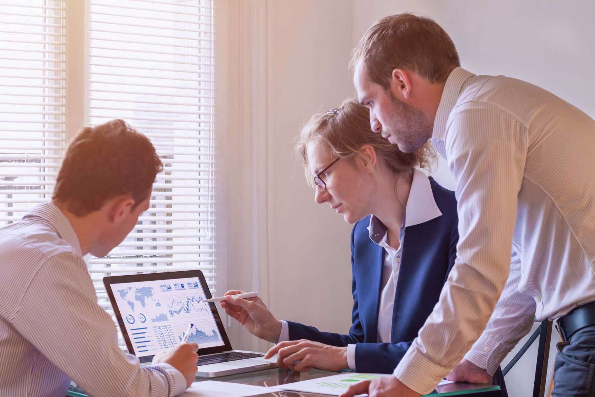 What Are the Benefits of a Financial Management Information System?