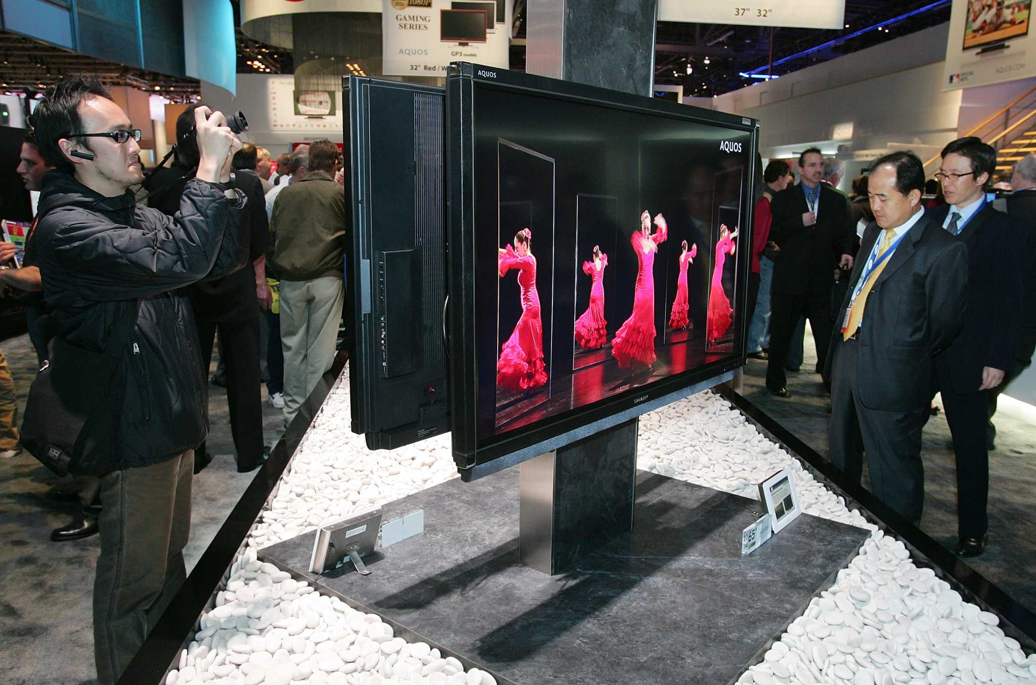 What Are the Benefits of a Multimedia Keyboard?