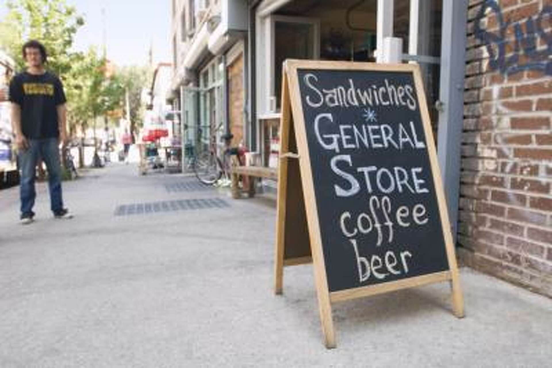 Benefits of Sidewalk Signs