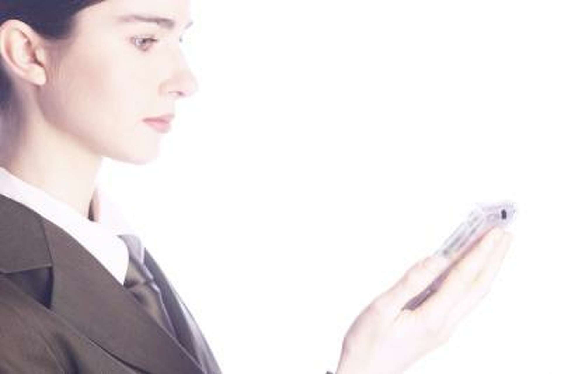 How to Prevent Smudging on a Smartphone