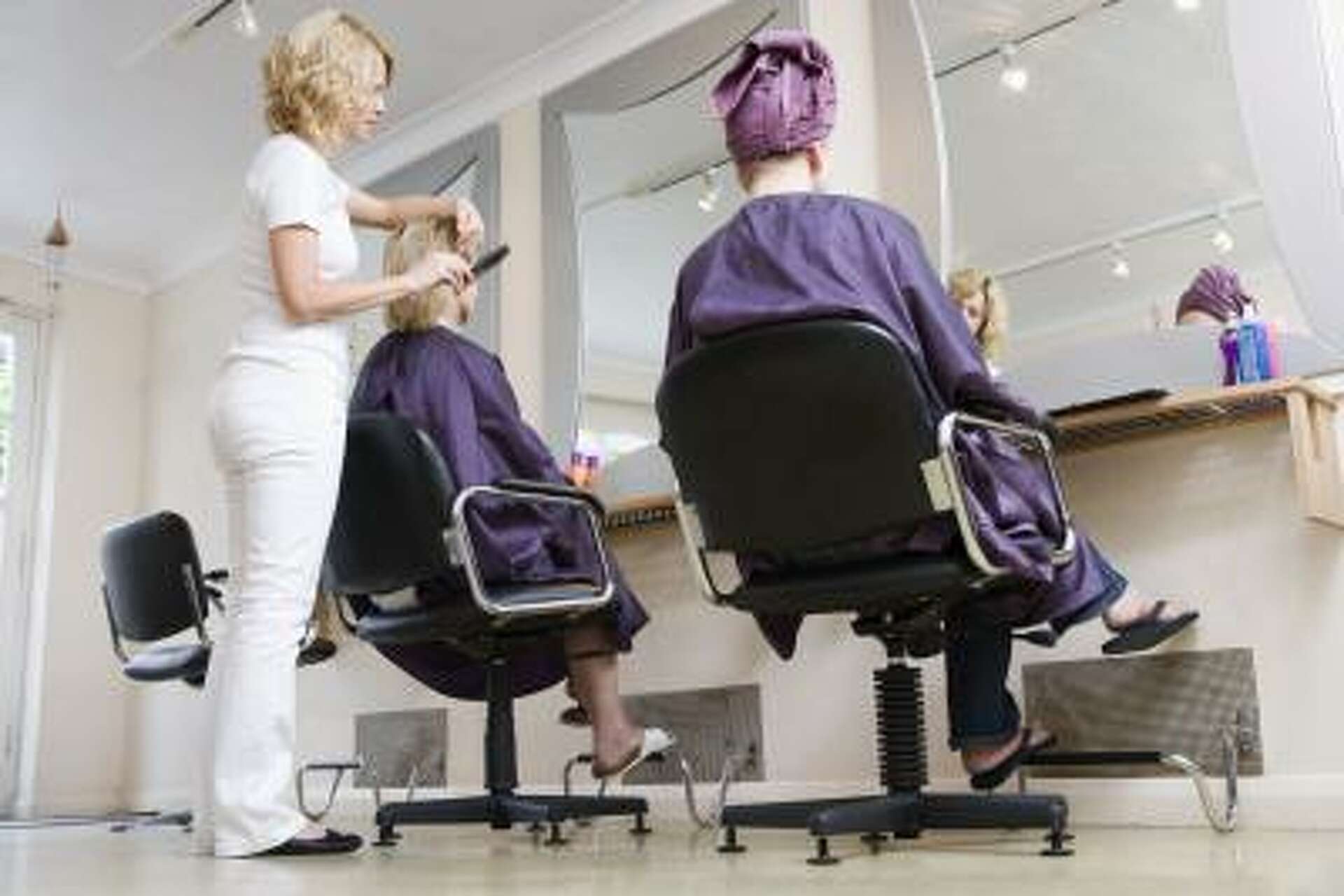How to Build and Keep a Clientele in the Salon Industry