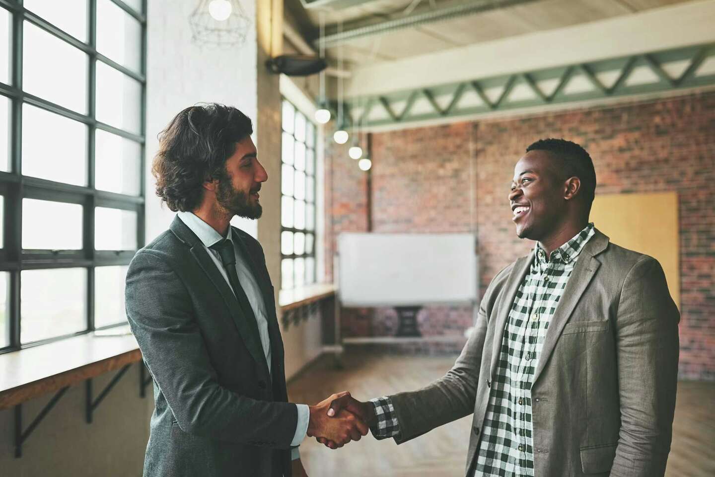 Differences Between Distributive Bargaining & Integrative Bargaining