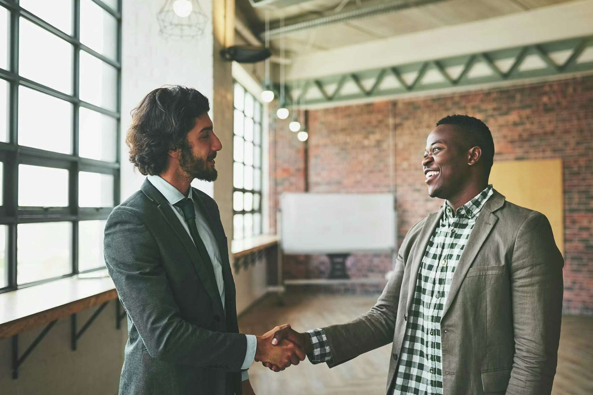 Differences Between Distributive Bargaining & Integrative Bargaining