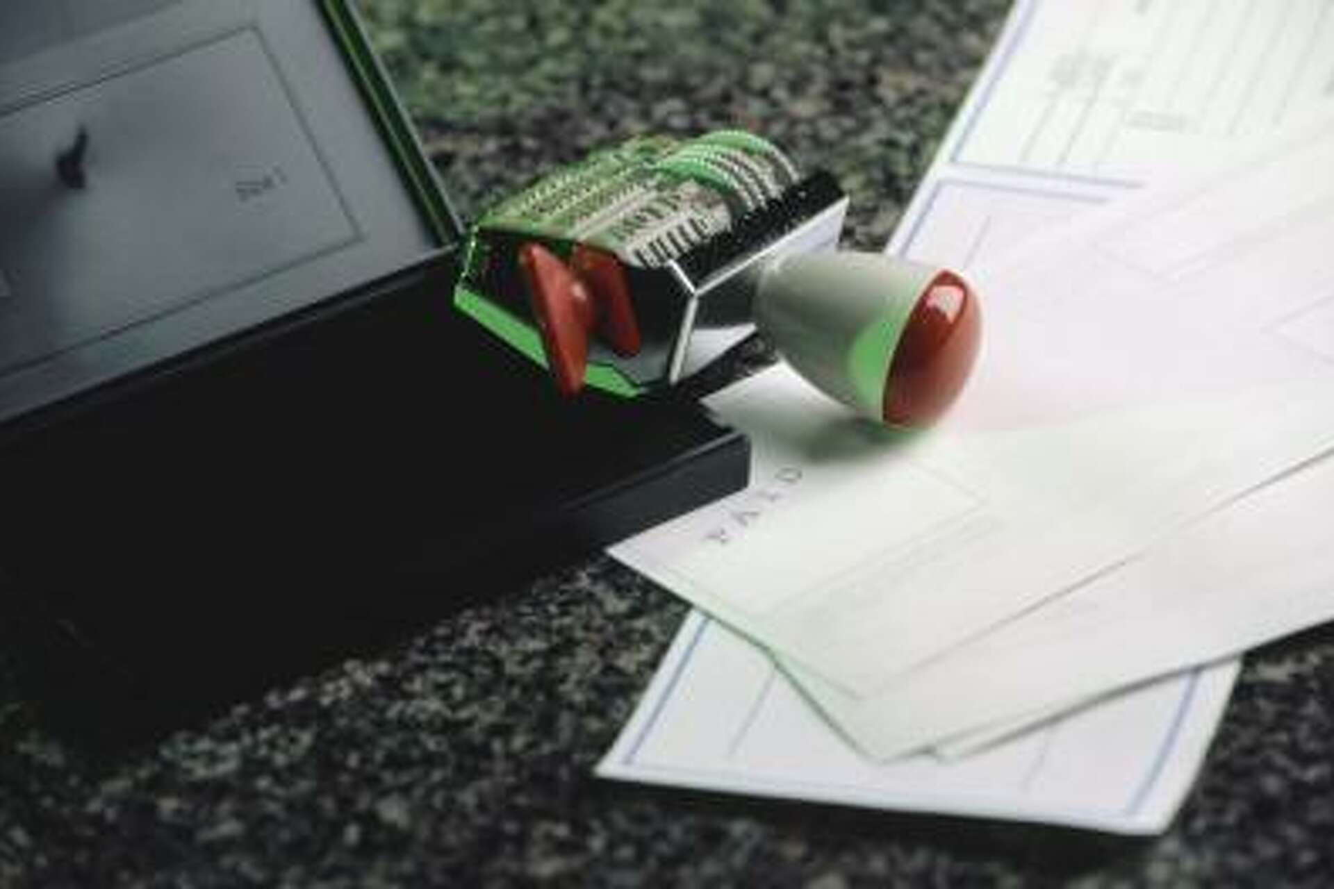 What Is Off Invoice Deduction?