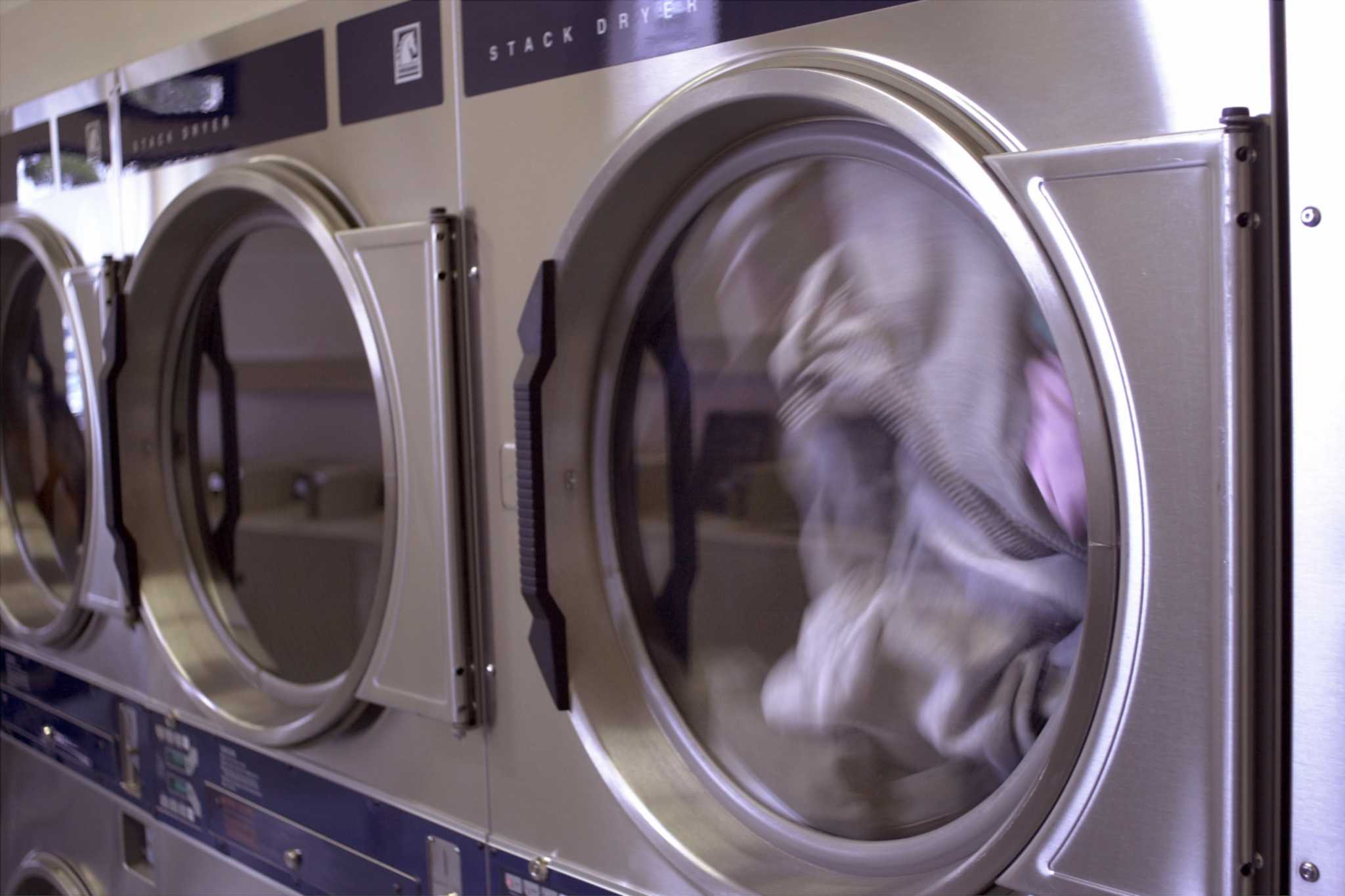 How to Calculate Start Up Costs for a Laundromat