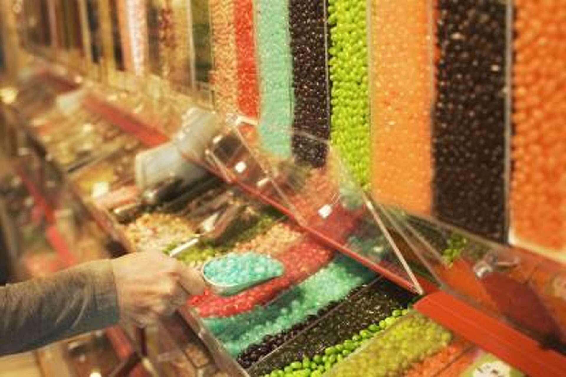 How to Market Candy to Retailers