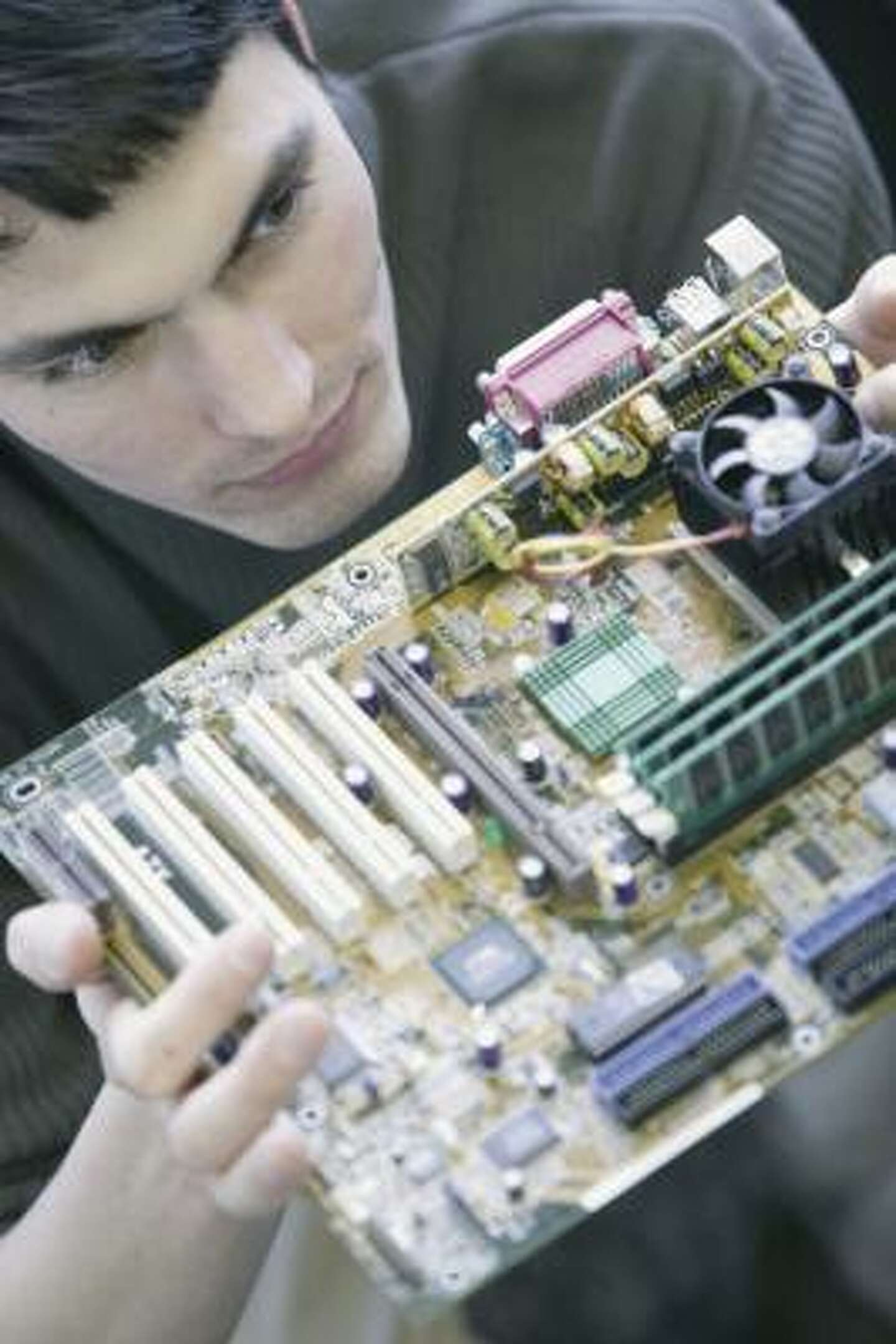 How Does a CPU Cooling Fan Work?