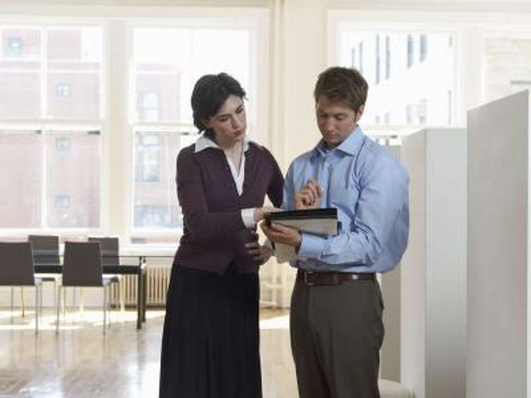 What Are the Causes of a Negative Revenue Variance?